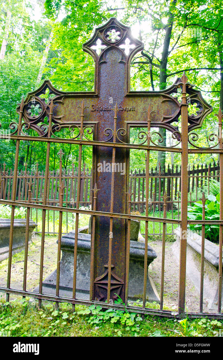 old and rusted metal cross in historical cemetery Stock Photo - Alamy