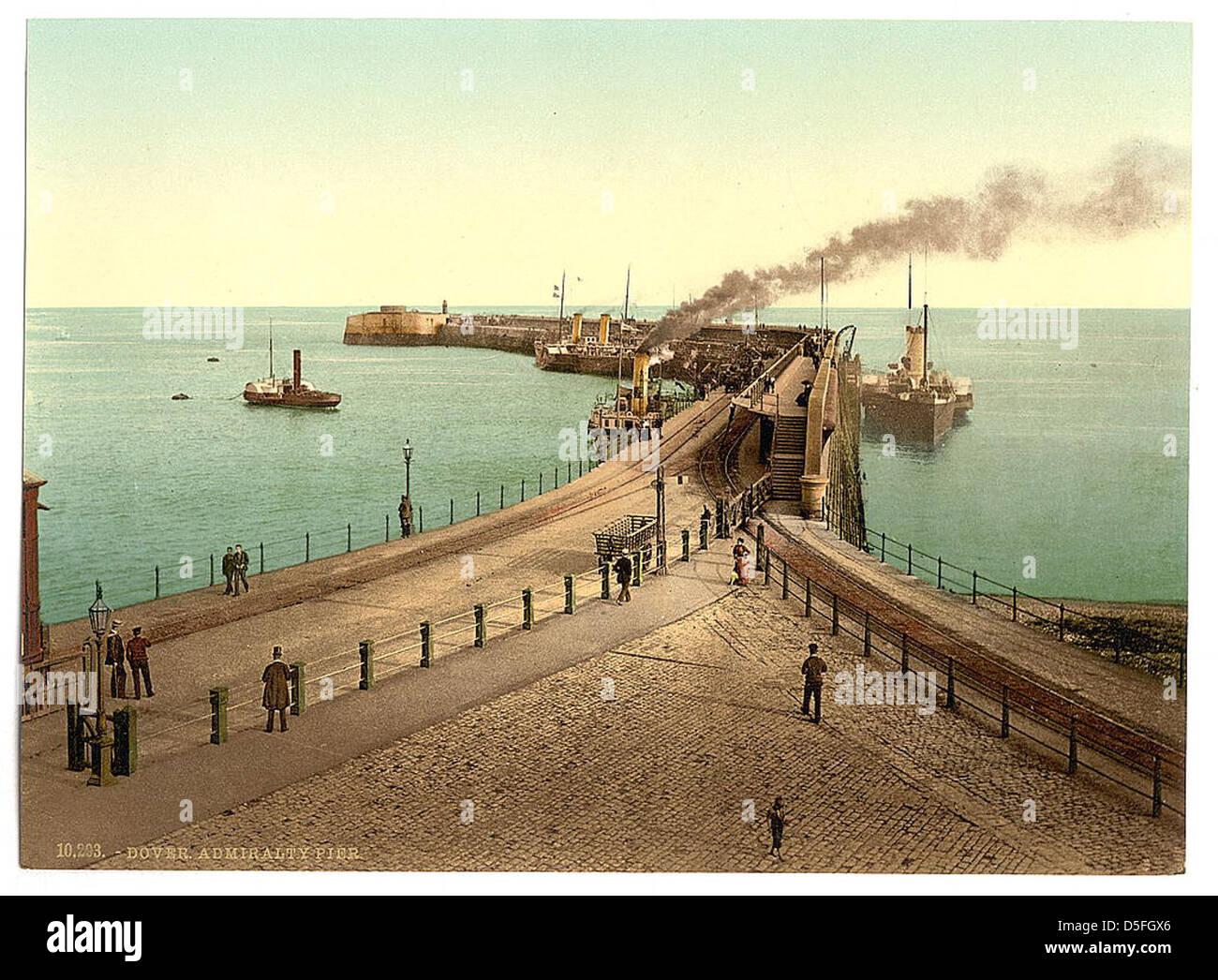 Dover admiralty pier hi-res stock photography and images - Alamy