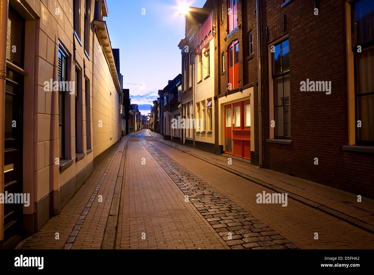 Long narrow street hi-res stock photography and images - Alamy