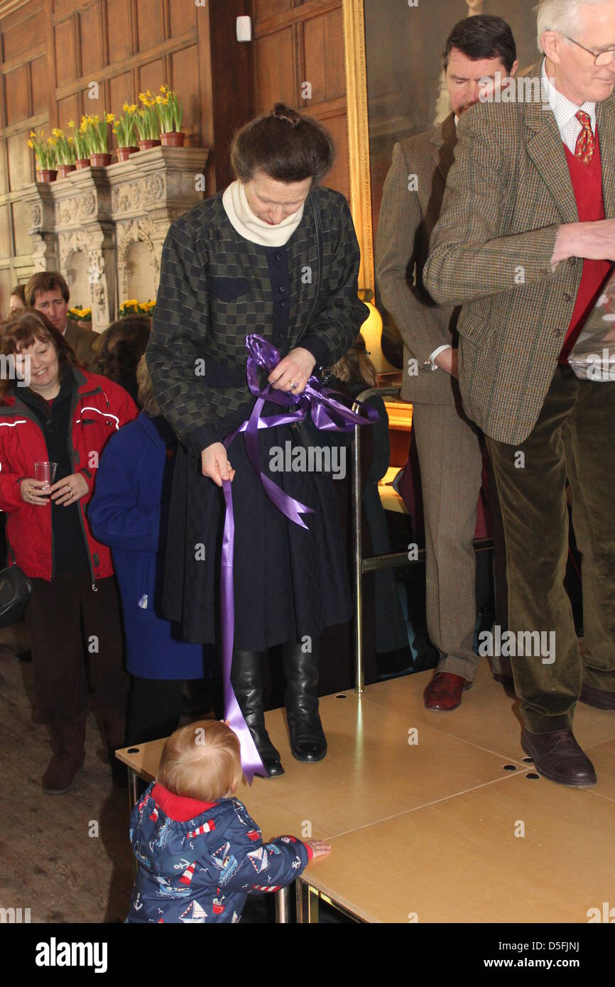 Avening hi-res stock photography and images - Alamy