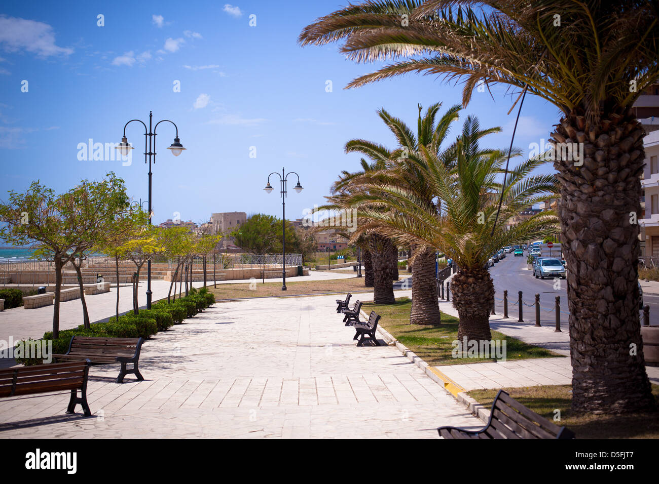 Sunny waterscape hi-res stock photography and images - Alamy