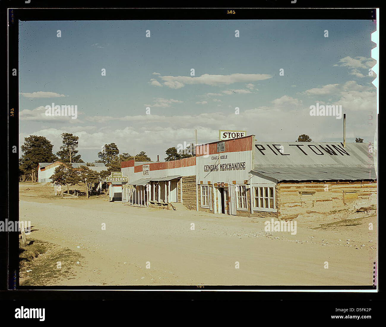 1940 general store hi-res stock photography and images - Alamy