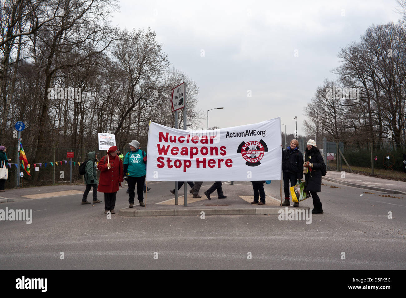 Nuclear weapons protest hi-res stock photography and images - Alamy