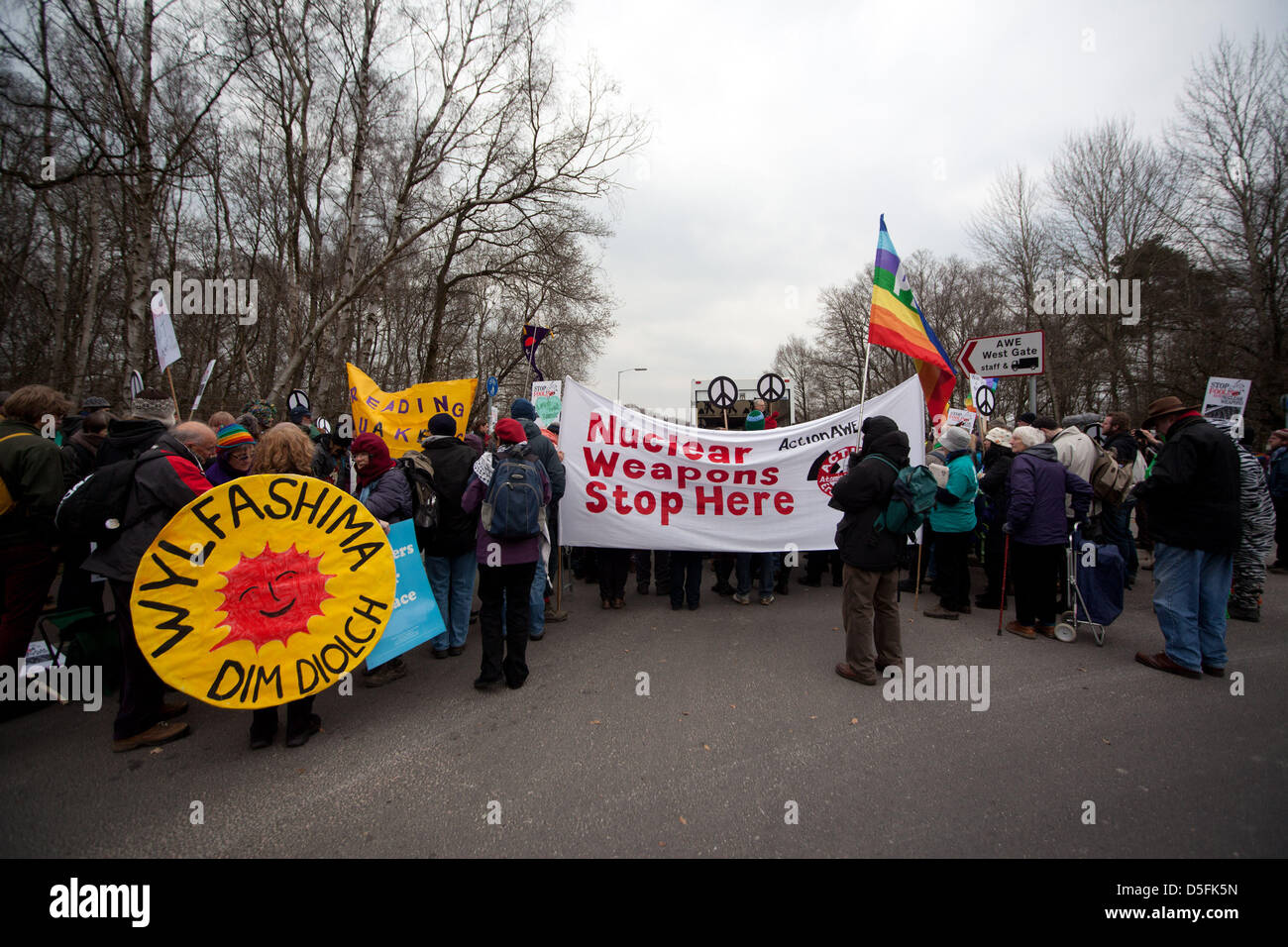 Protesting against nuclear weapons hi-res stock photography and images ...