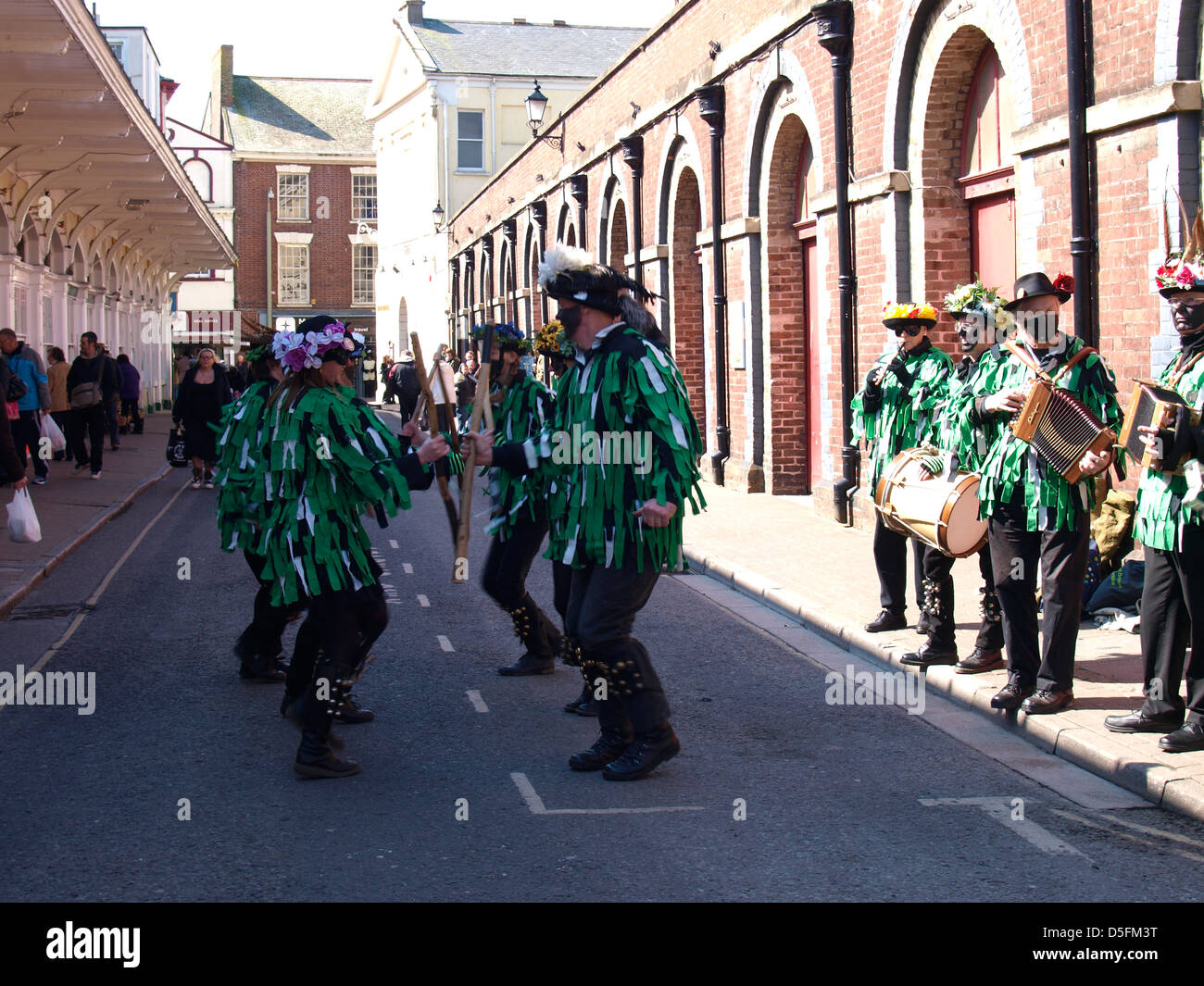 Borderline Mixed Morris Side dancers, Barnstaple, Devon, UK 2013 Stock ...