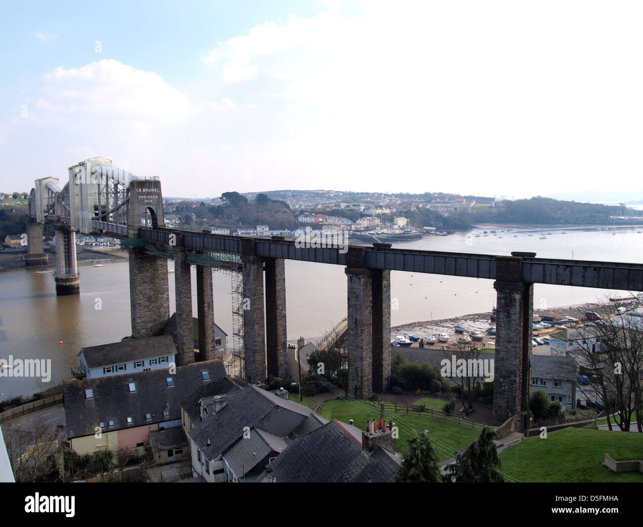 Isambard Kingdom Brunel's Royal Albert bridge of 1859 under repair ...