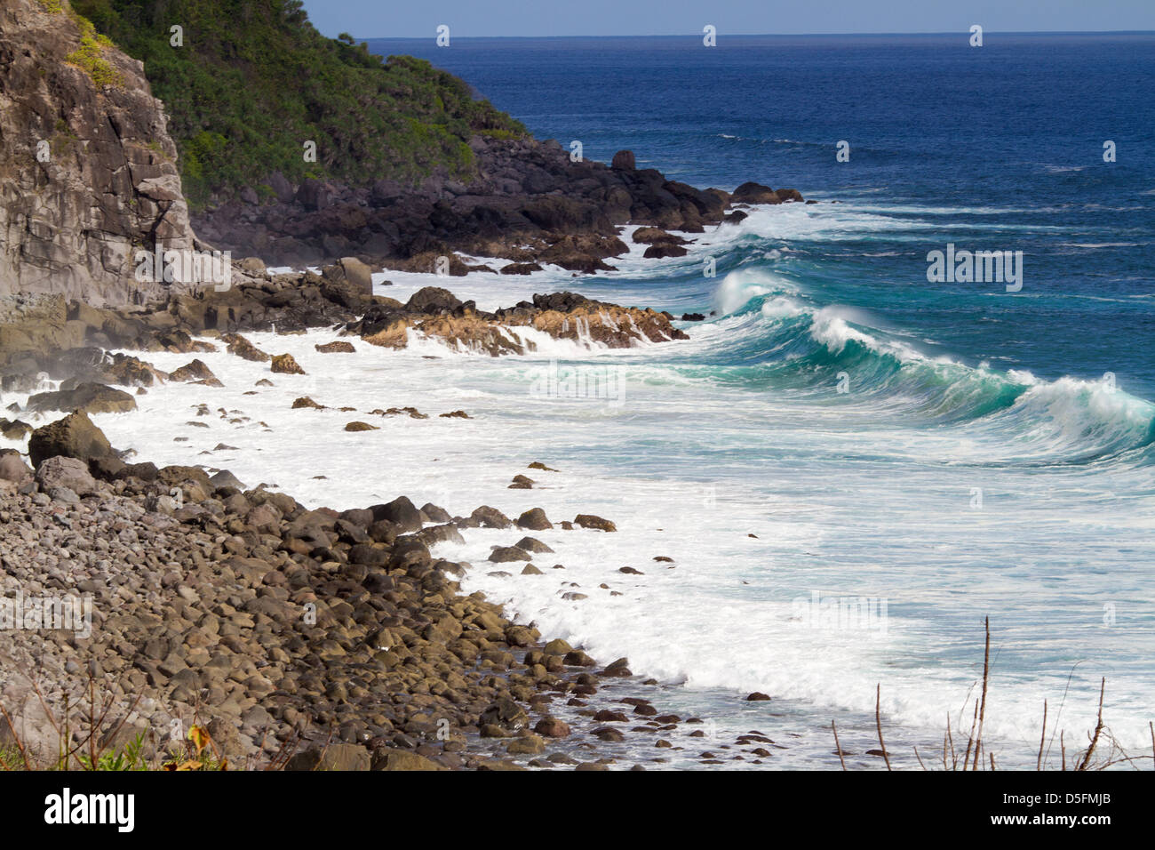 ocean stone beach Stock Photo - Alamy