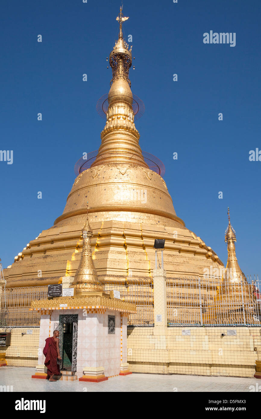Botataung golden temple stupa hi-res stock photography and images - Alamy