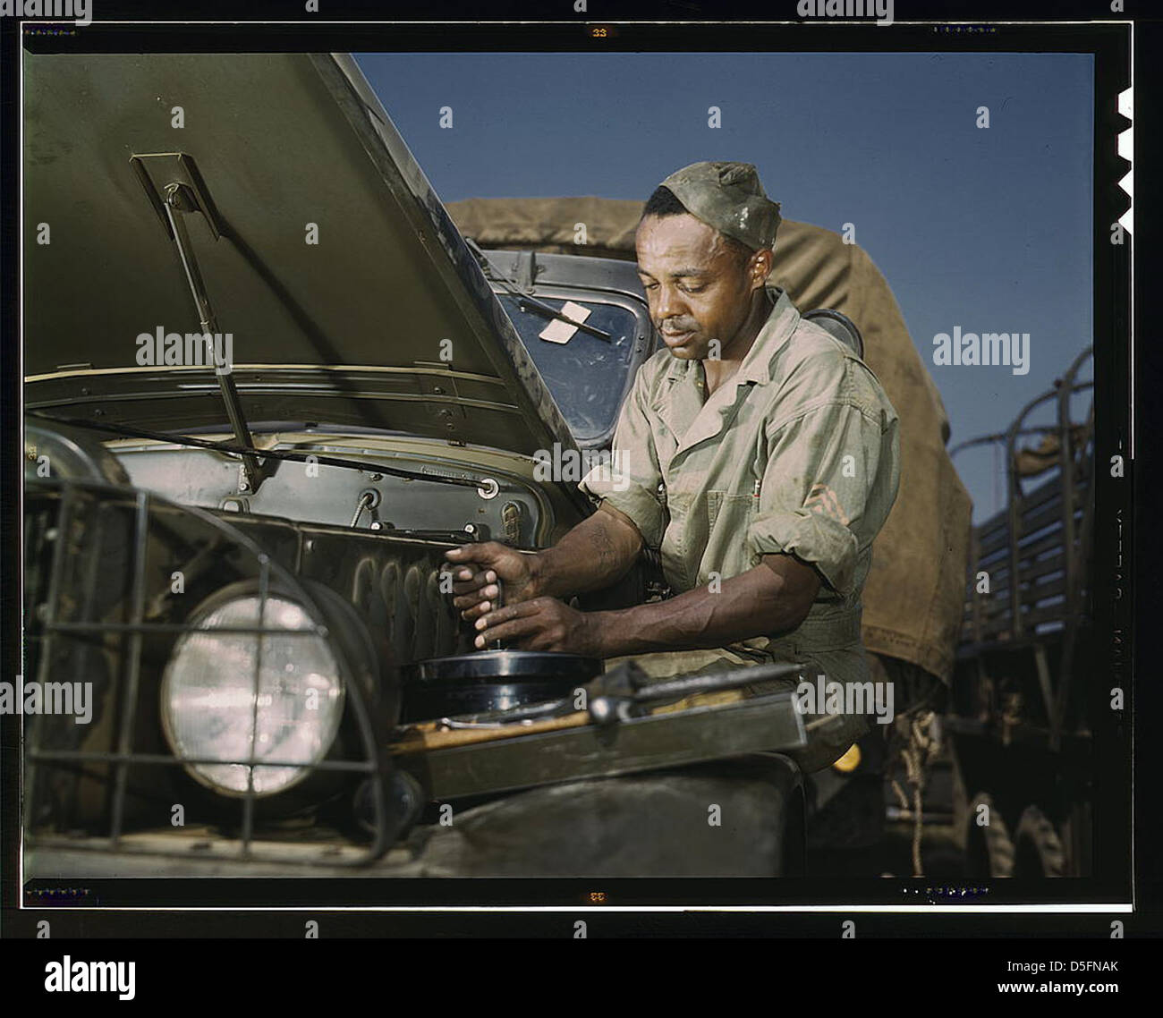American military mechanic hi-res stock photography and images - Alamy
