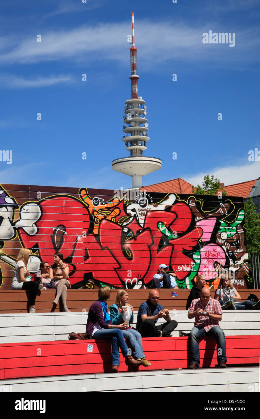 Sunbath at Karolinenviertel, Hamburg, Germany Stock Photo - Alamy
