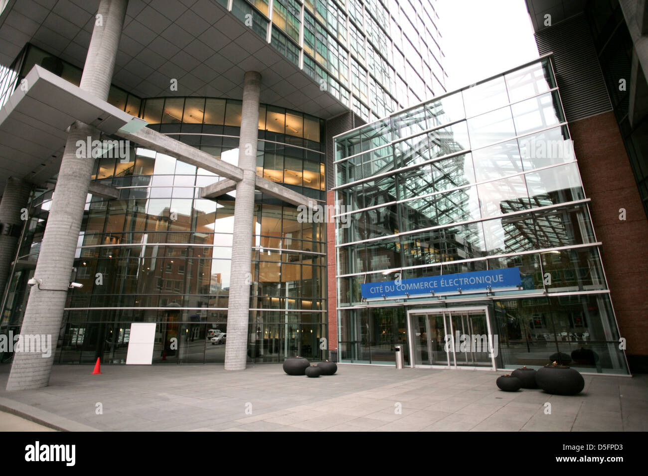 The E-Commerce Place is an office complex located in downtown Montreal ...