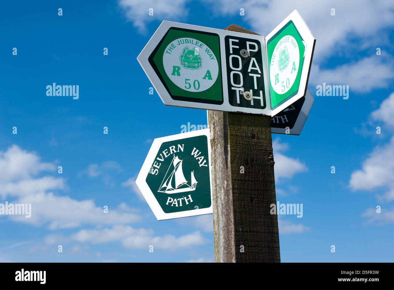 Right of way markers hi-res stock photography and images - Alamy