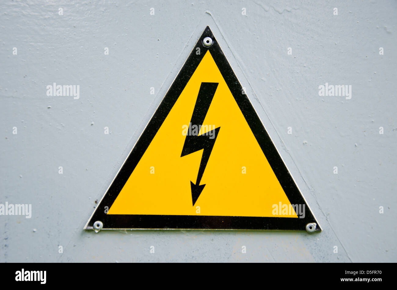 High voltage sign hi-res stock photography and images - Alamy