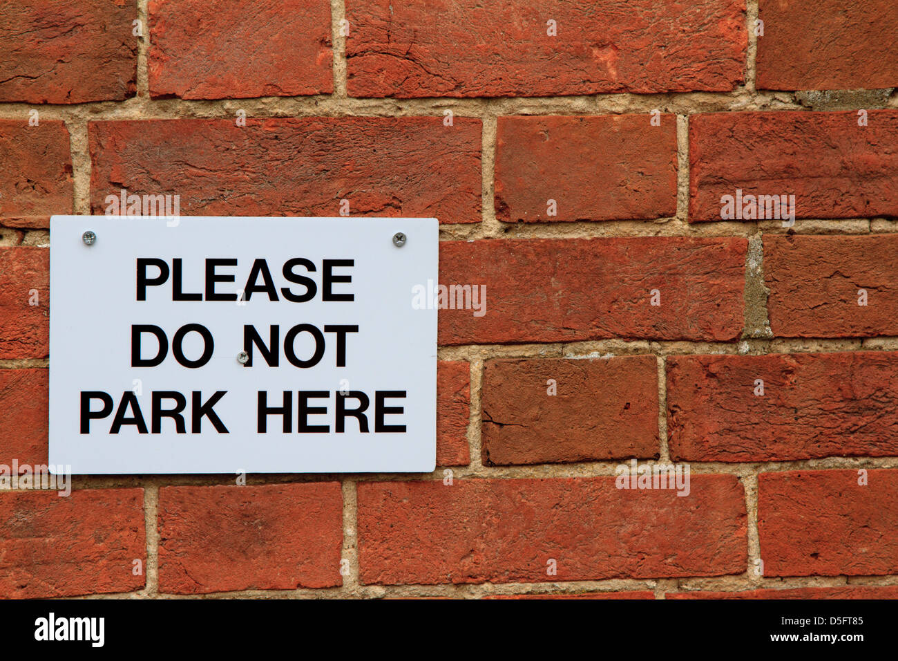 Please no parking sign hi-res stock photography and images - Alamy