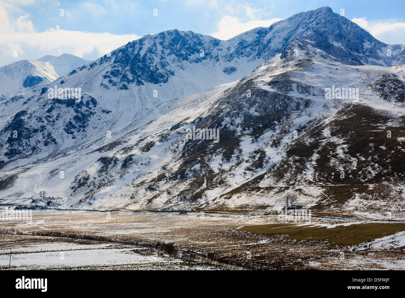 Yr esgair ridge hi-res stock photography and images - Alamy