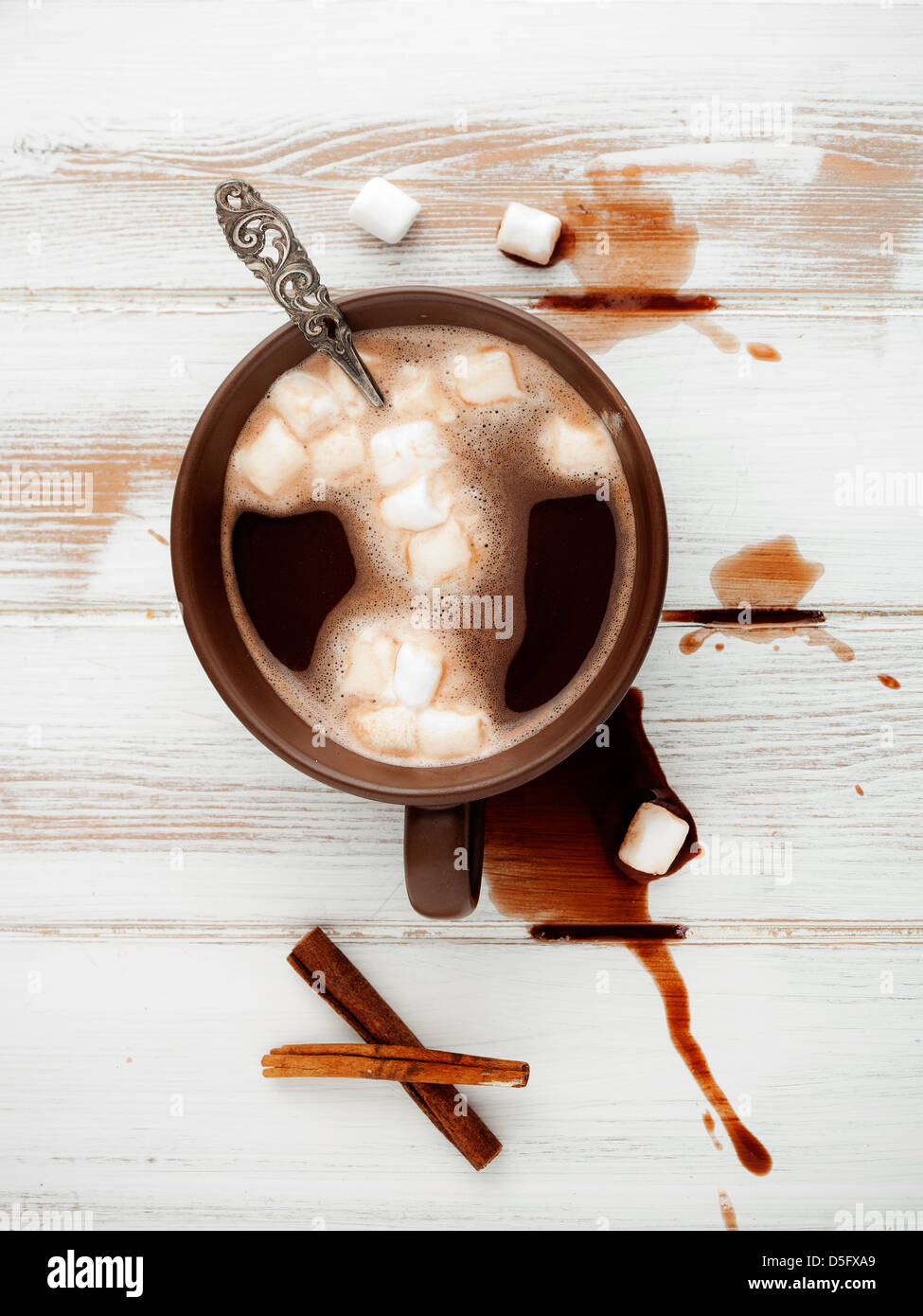 Hot chocolate with white marsmallows, selective focus Stock Photo - Alamy