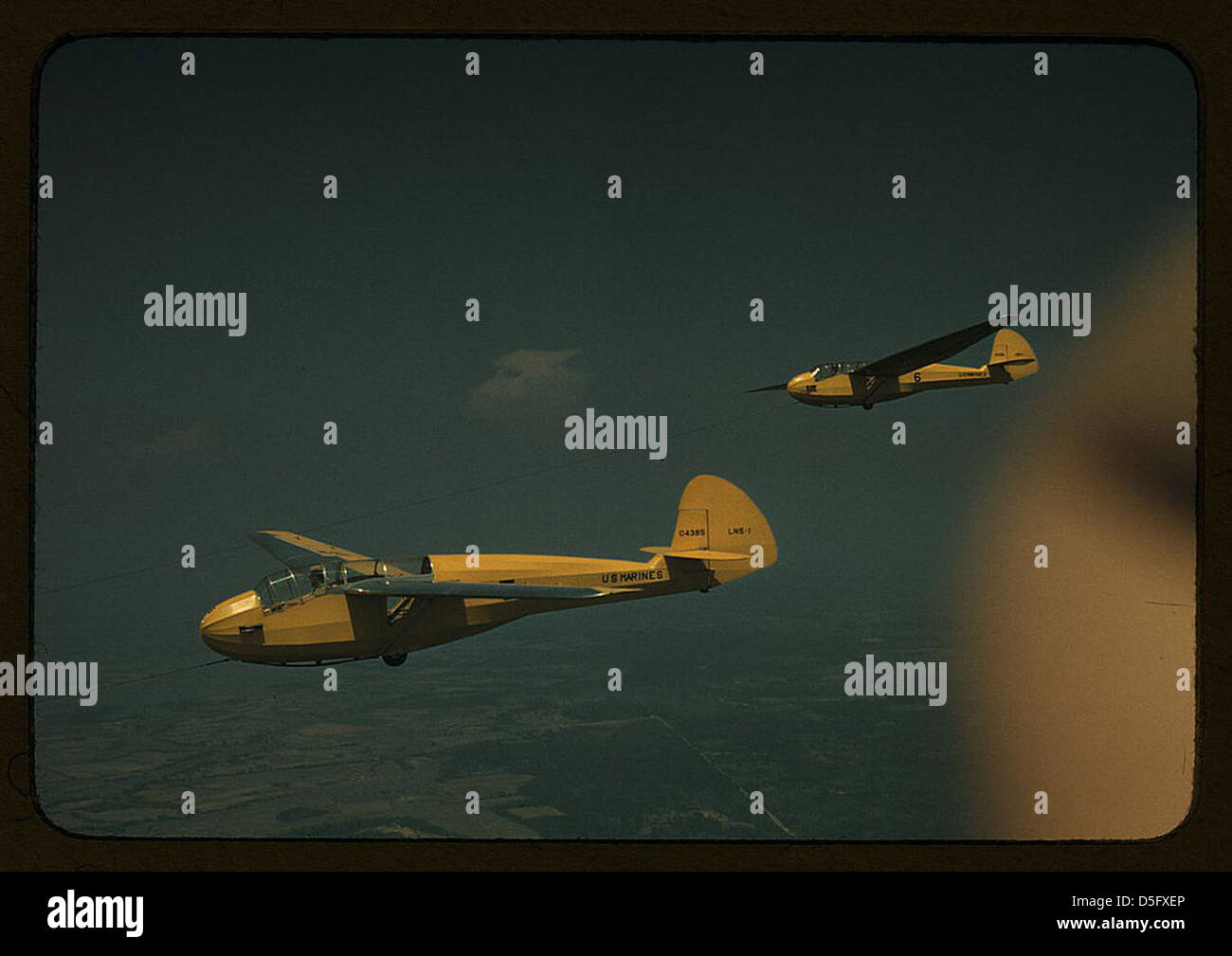 Vintage us marines 1940s ww2 hi-res stock photography and images - Alamy