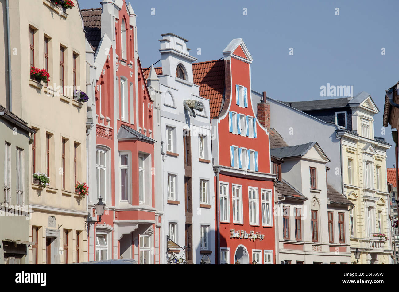 Front facing roof hi-res stock photography and images - Alamy