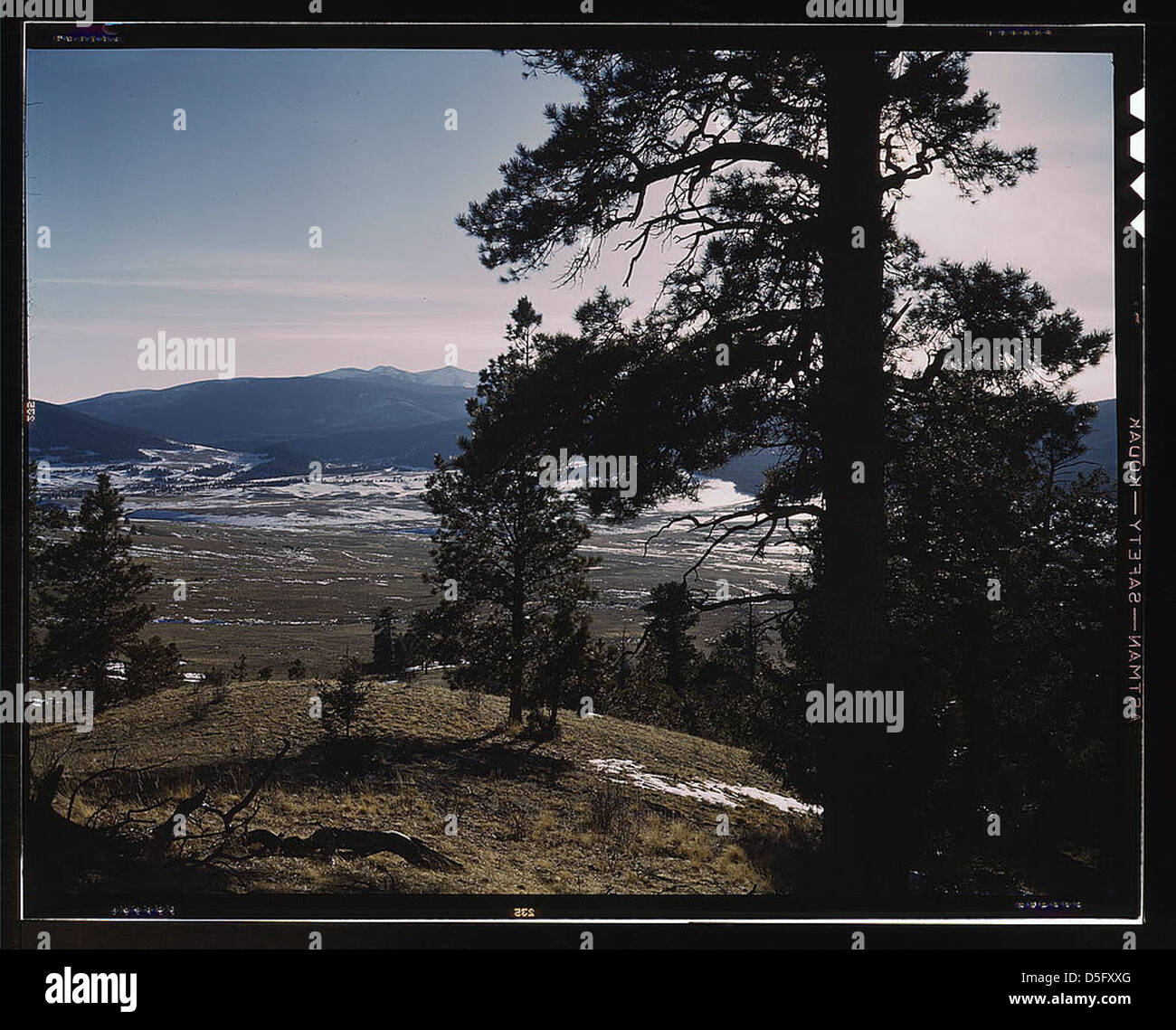 1940s snowy landscape hi-res stock photography and images - Alamy