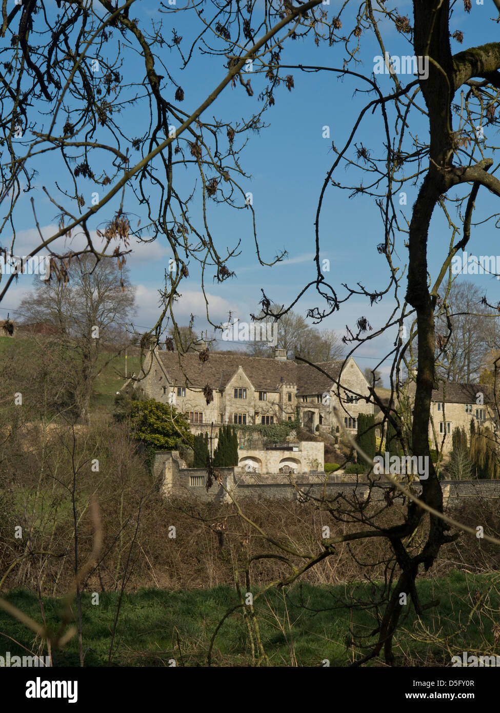 ARISTOCRATIC MANOR HOUSE AND GARDENS IN WILTSHIRE, ENGLAND Stock Photo ...