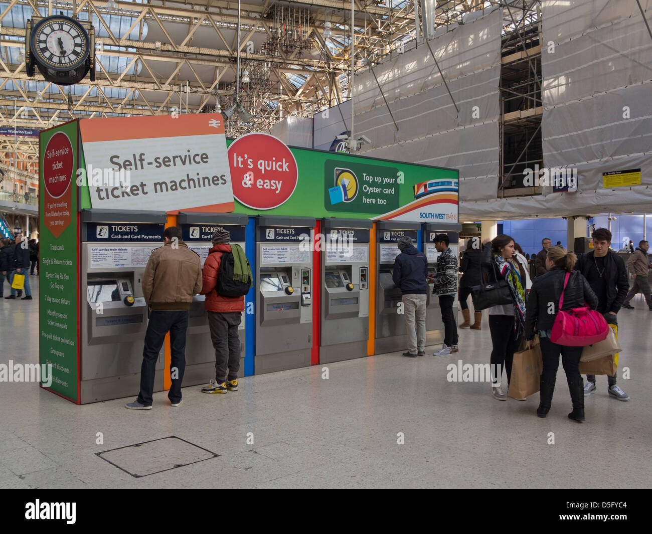 Self service ticket machine waterloo station hi-res stock photography ...