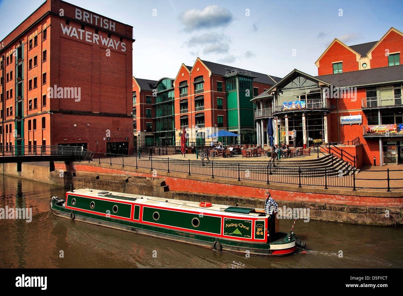 Narrowboats on the Nottingham Canal, Waterfront area of Nottingham city ...