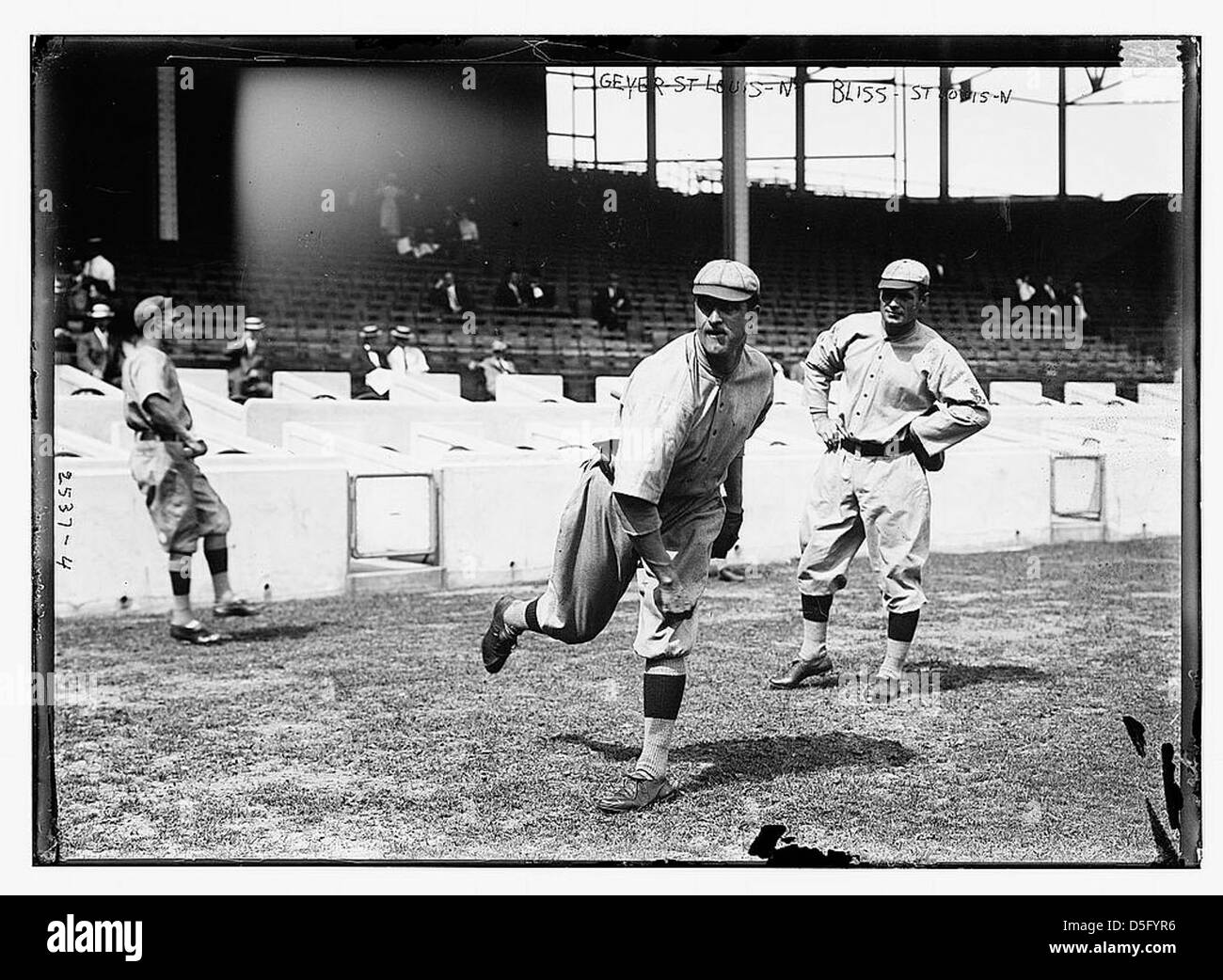 Saint louis cardinals hi-res stock photography and images - Alamy