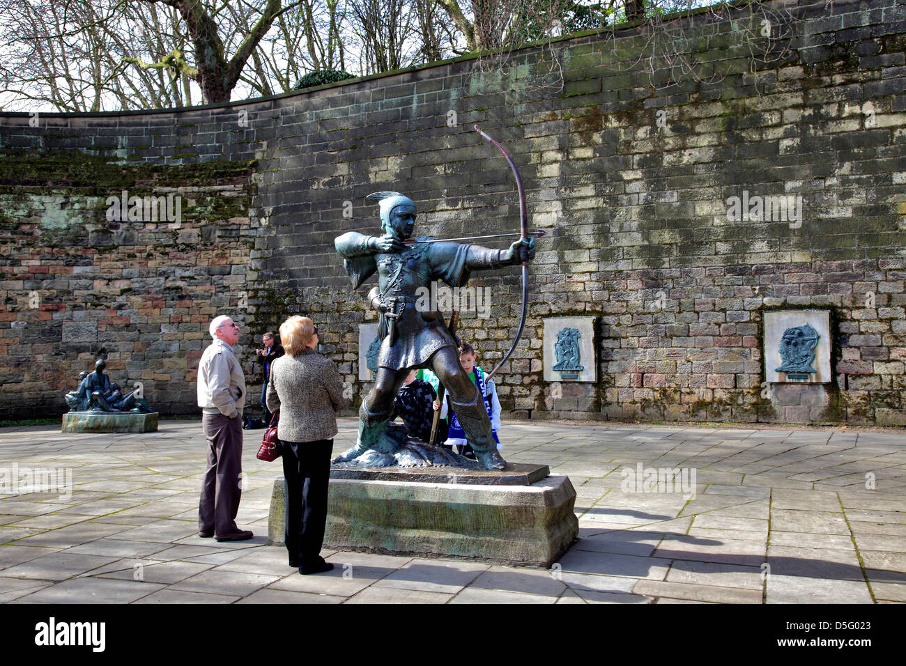 Statue of Robin Hood outside Nottingham Castle, Nottingham city centre ...