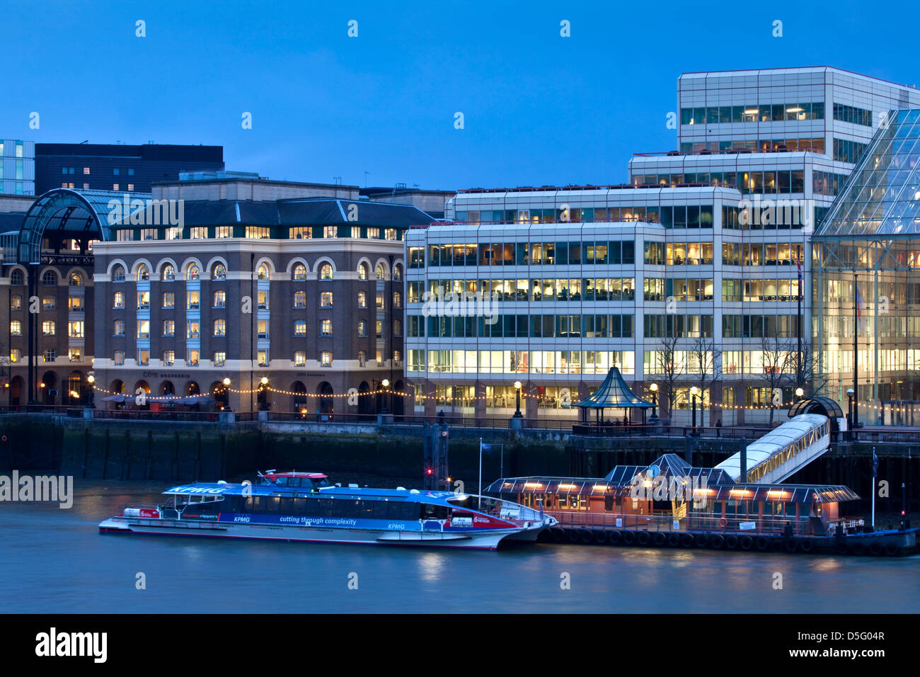 Thames river bus hi-res stock photography and images - Alamy