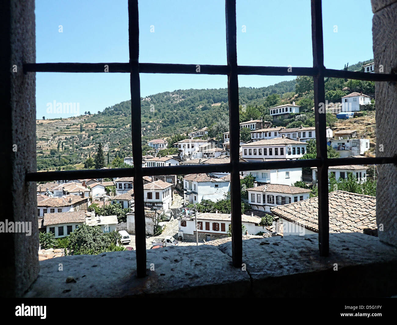 View through houses on mountain hi-res stock photography and images - Alamy