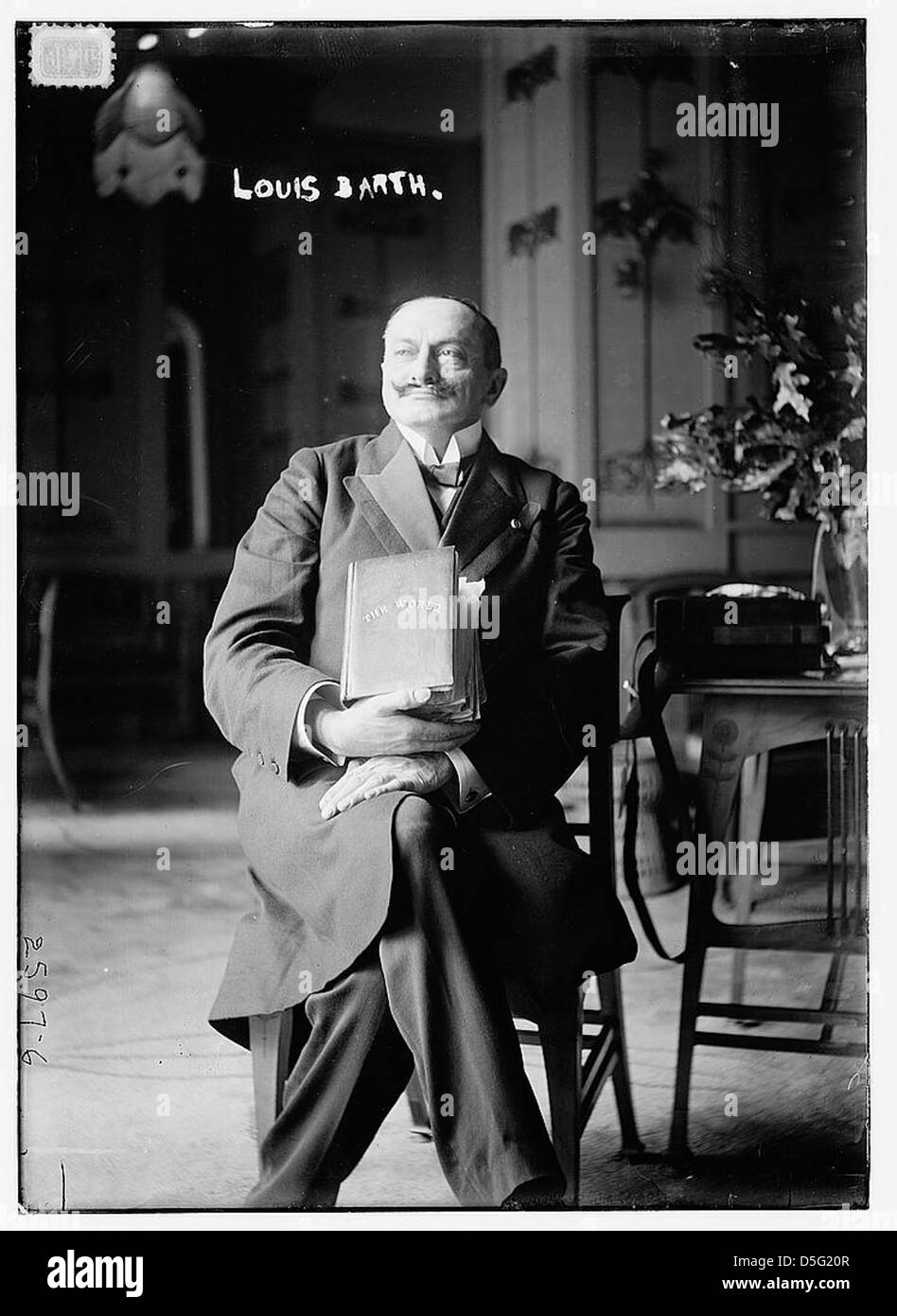 Portrait collectors Black and White Stock Photos & Images - Alamy