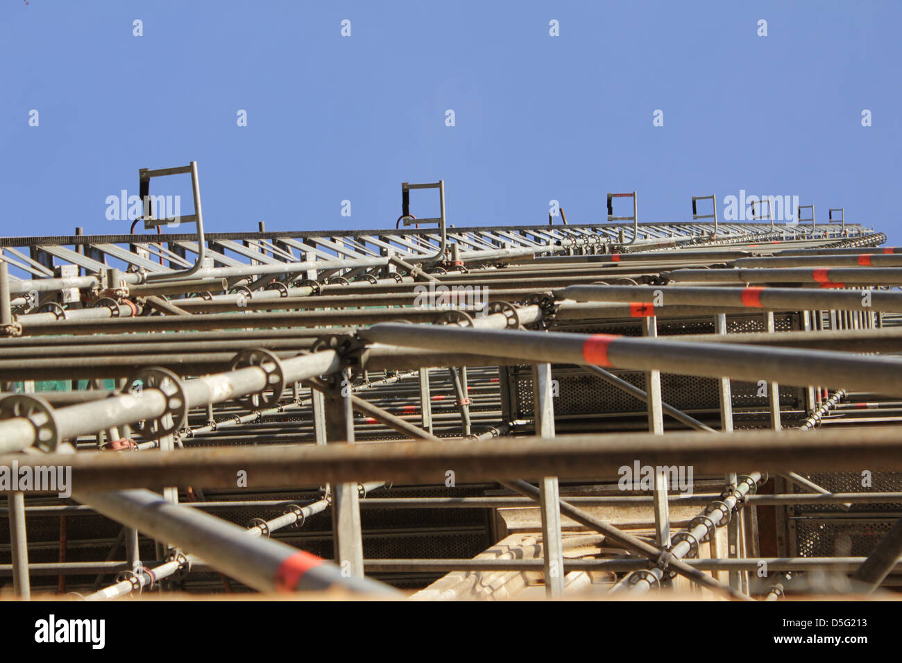 Safety work platform scaffold hi-res stock photography and images - Alamy