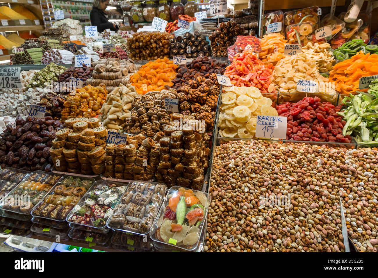 Turkey, Istanbul, spice stall in market Stock Photo - Alamy
