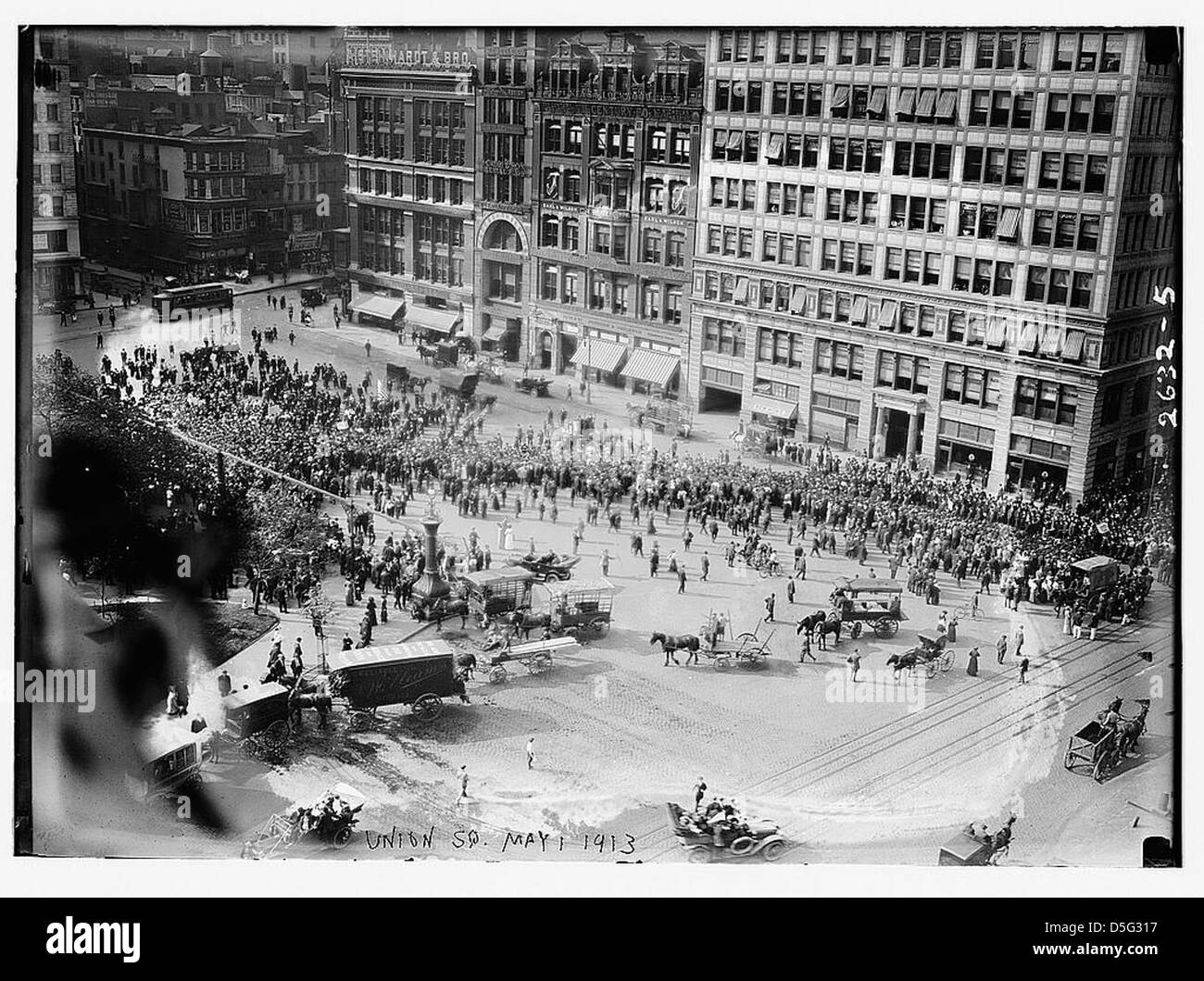 Annual may day parade Black and White Stock Photos & Images - Alamy
