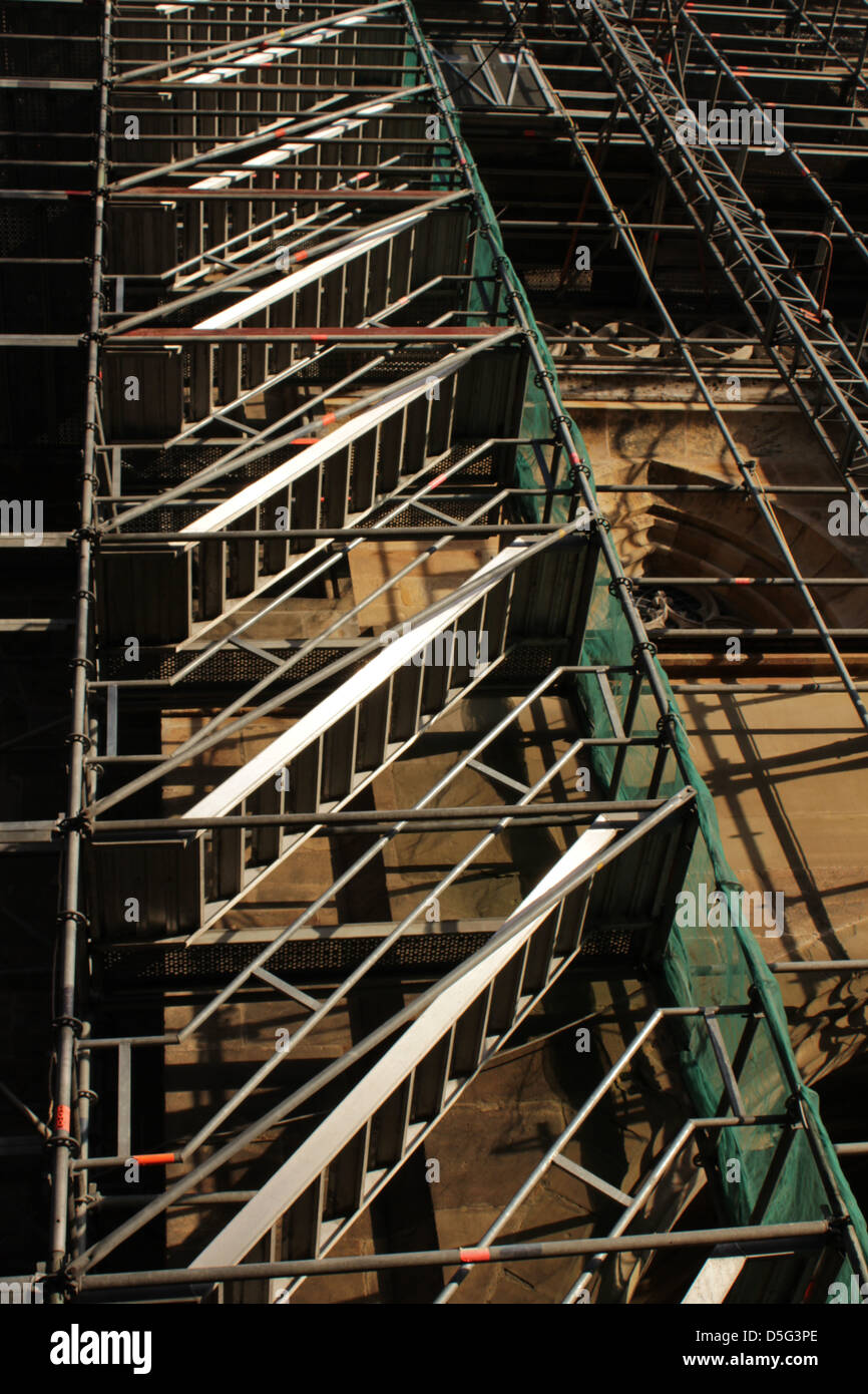 Scaffolding outside hi-res stock photography and images - Alamy