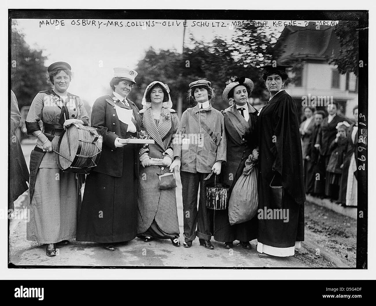 Schultz olive hi-res stock photography and images - Alamy