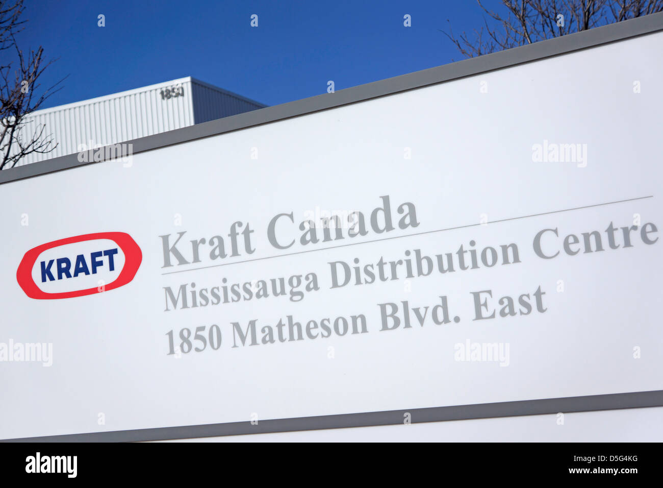 Distribution centre hi-res stock photography and images - Alamy