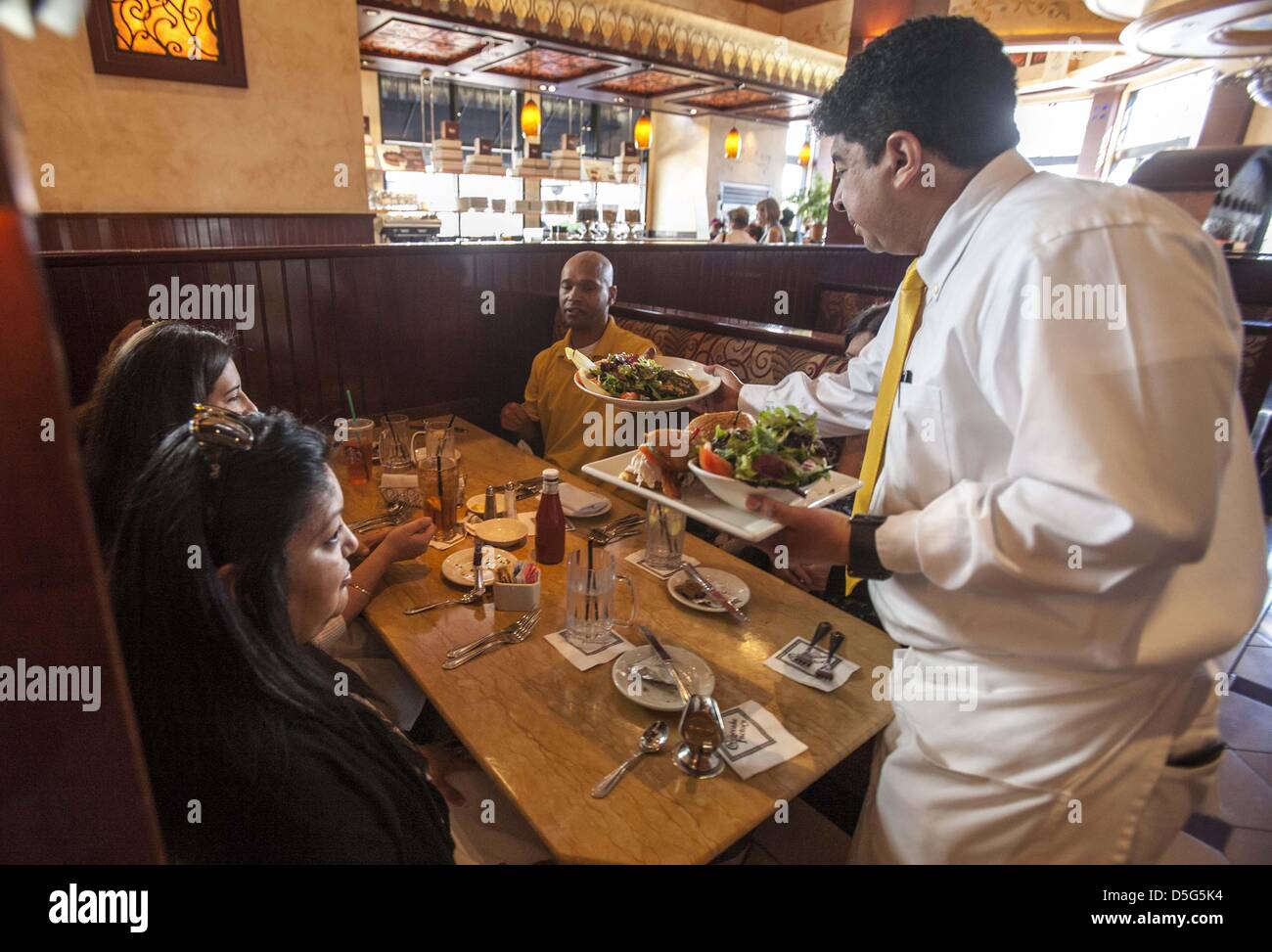 The cheesecake factory hi-res stock photography and images - Alamy