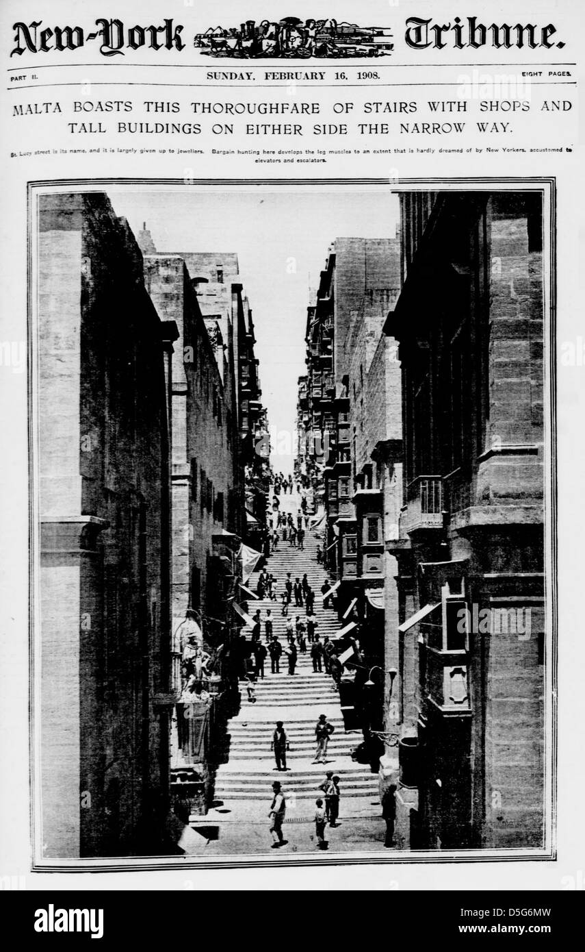 Narrow street in st Black and White Stock Photos & Images - Alamy