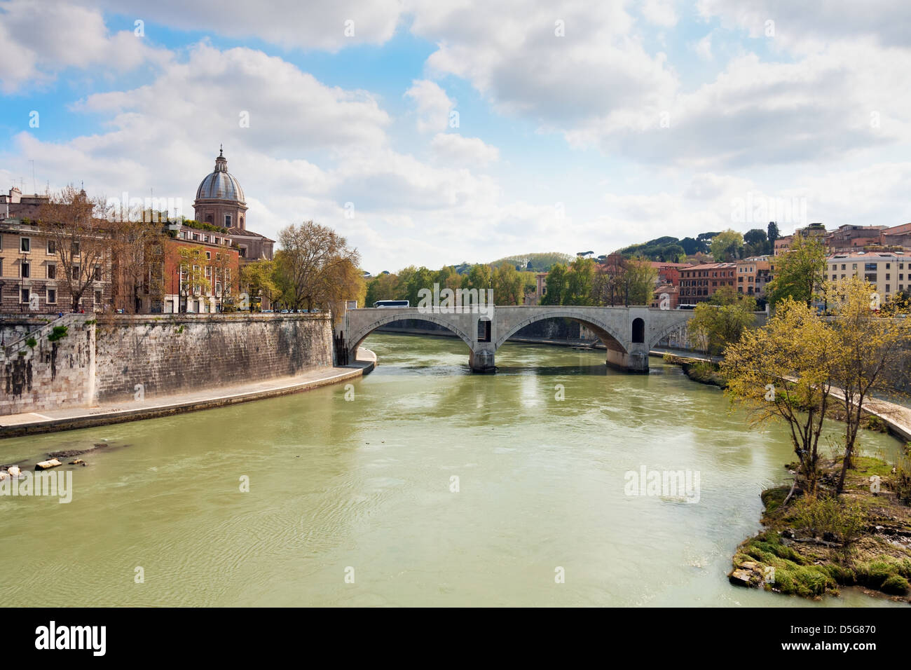 Tiber river in Rome Stock Photo - Alamy