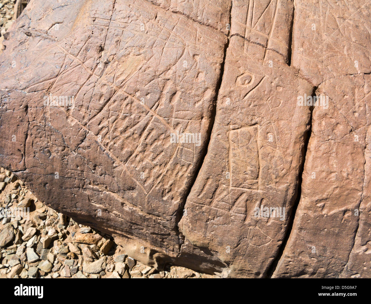 Prehistoric rock carvings at Oued Mestakou on the Tata to Akka road in ...