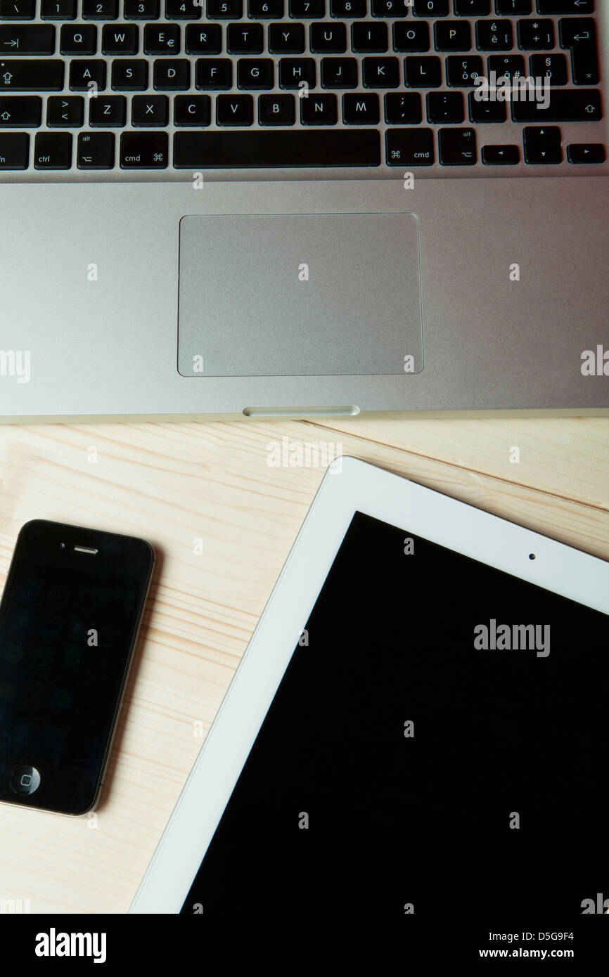 Phone laptop ipad hi-res stock photography and images - Alamy