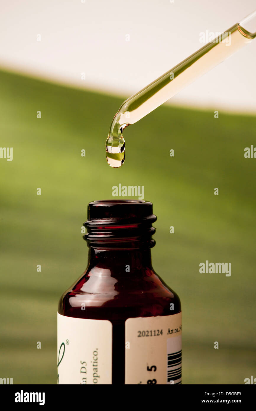 Medicinal dropper hi-res stock photography and images - Alamy