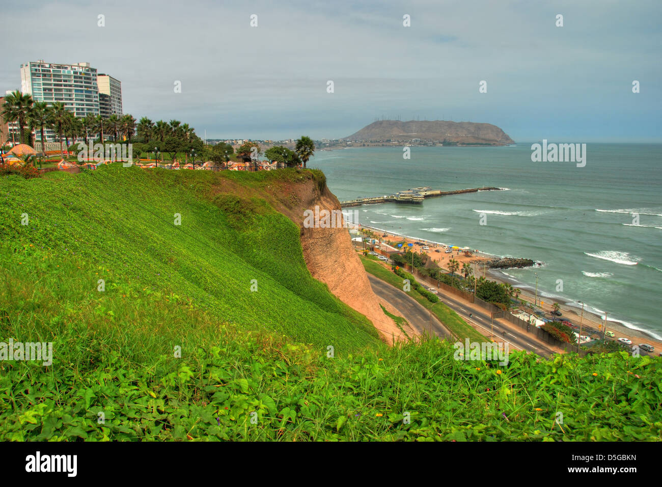 Lima coast hi-res stock photography and images - Alamy