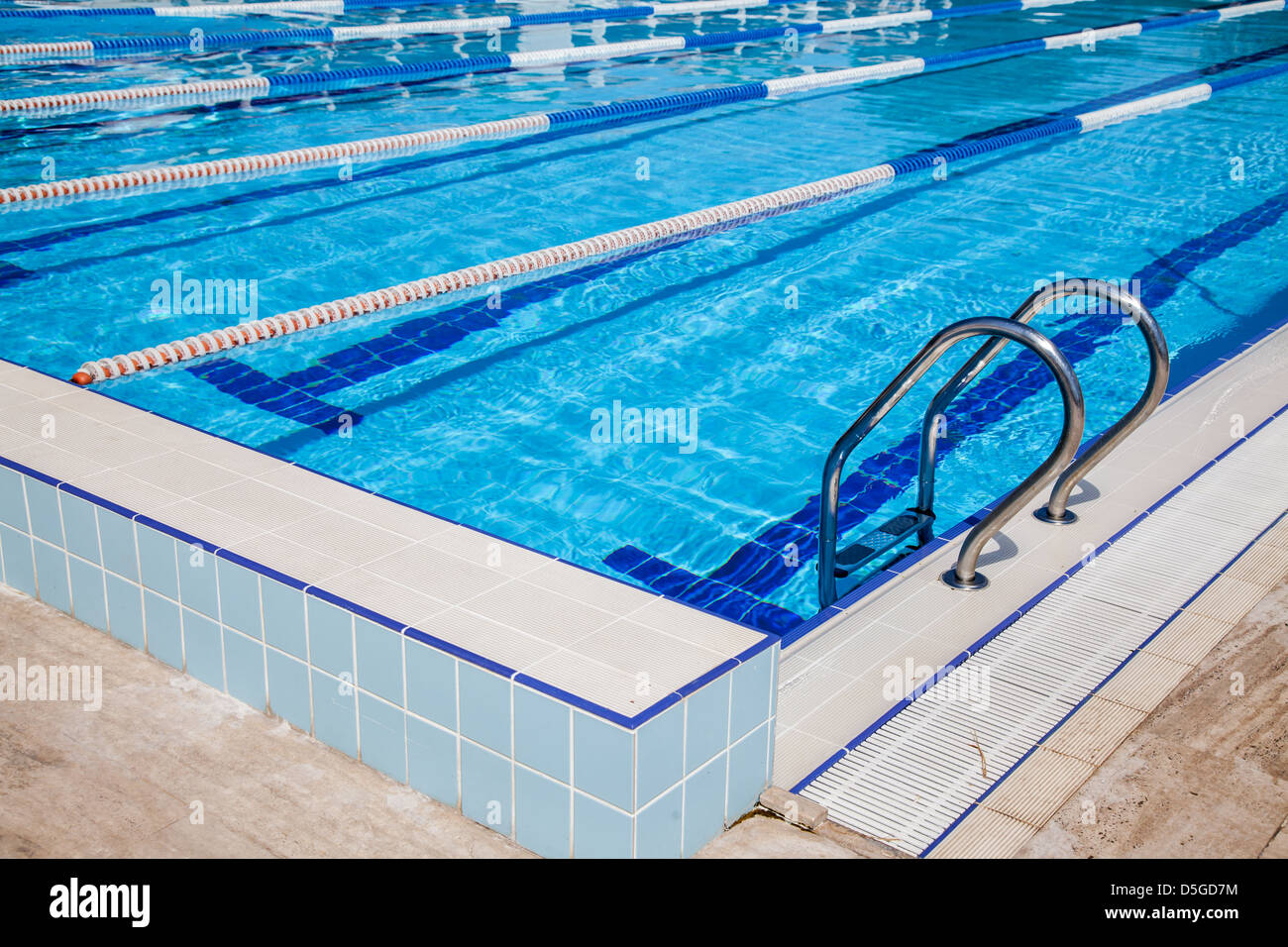 Image of swimming pool Stock Photo - Alamy