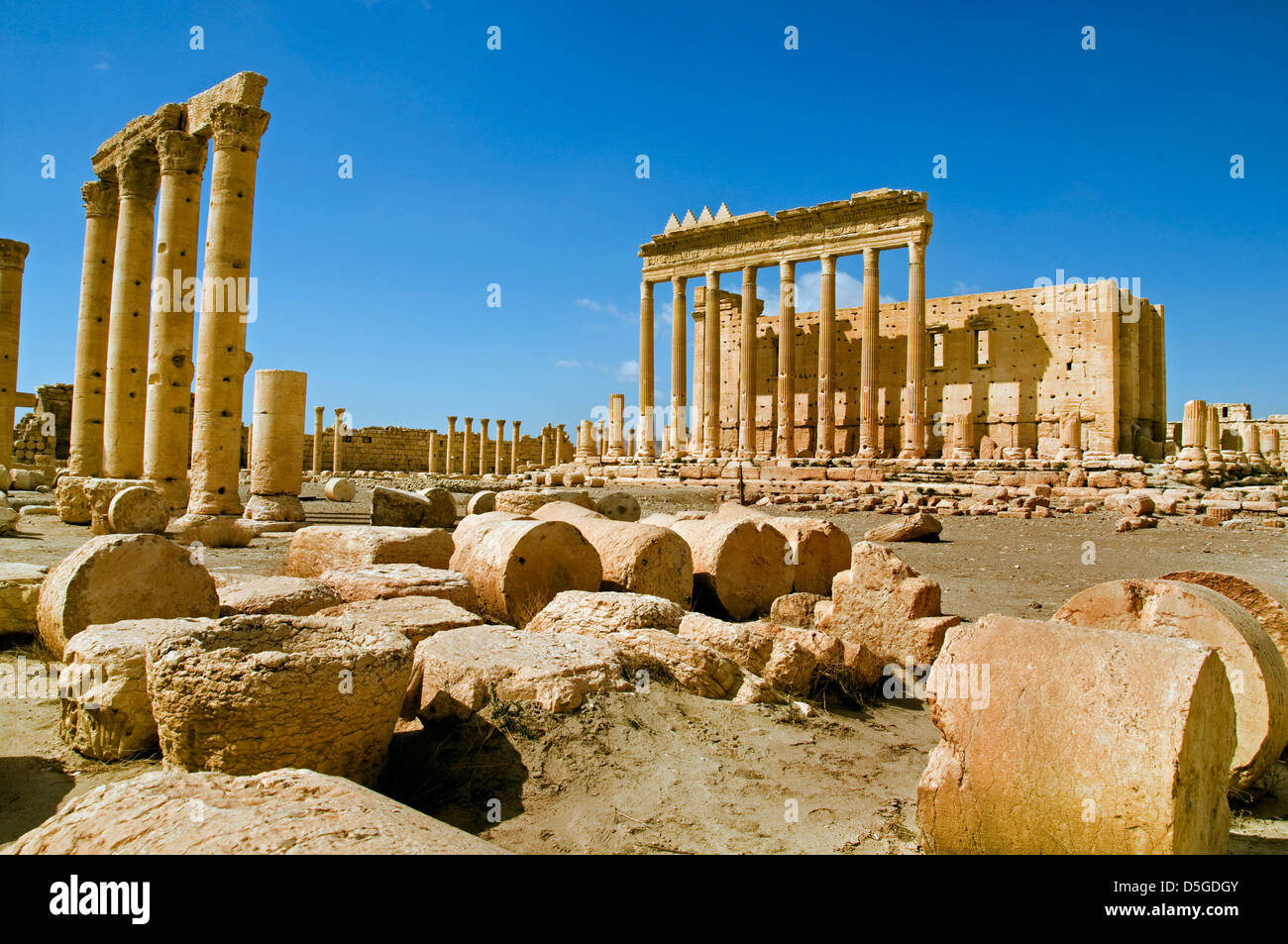Roman Devotion Temple High Resolution Stock Photography and Images - Alamy