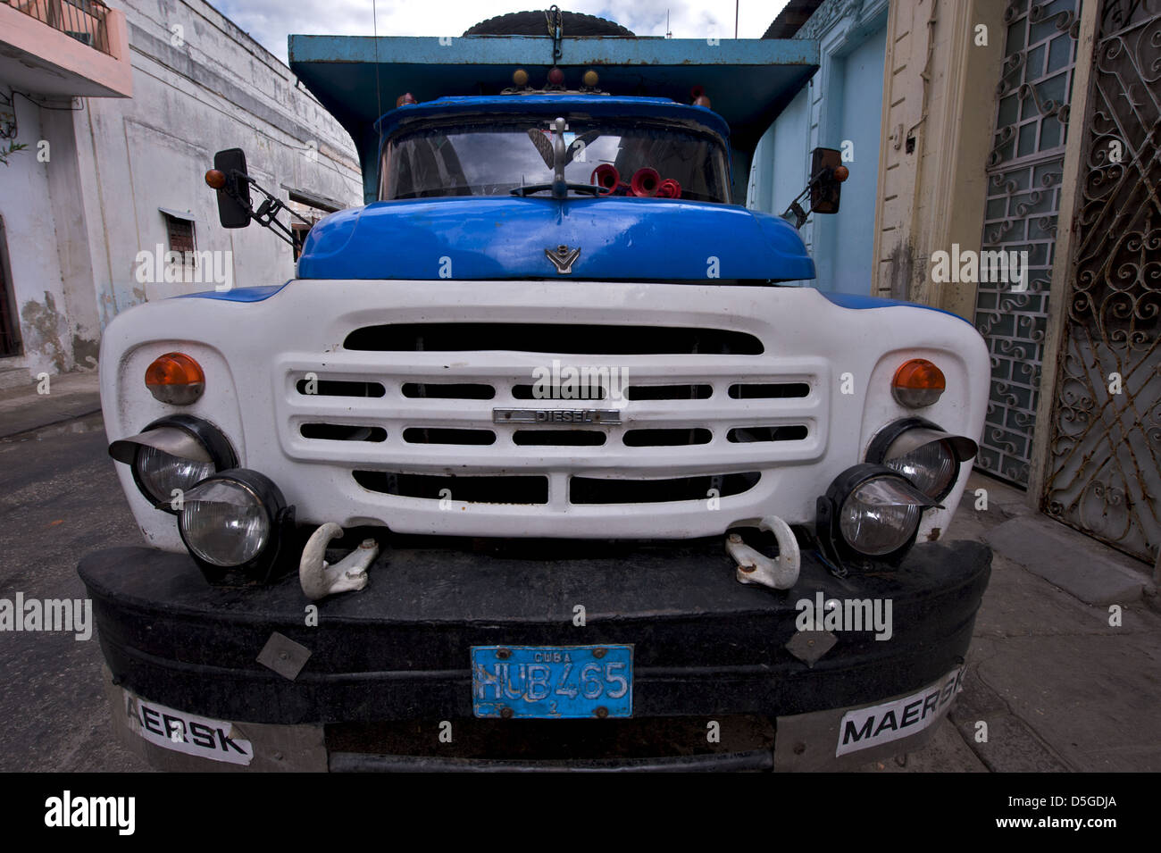 Soviet truck parked in a side street in Havana, Cuba Stock Photo - Alamy