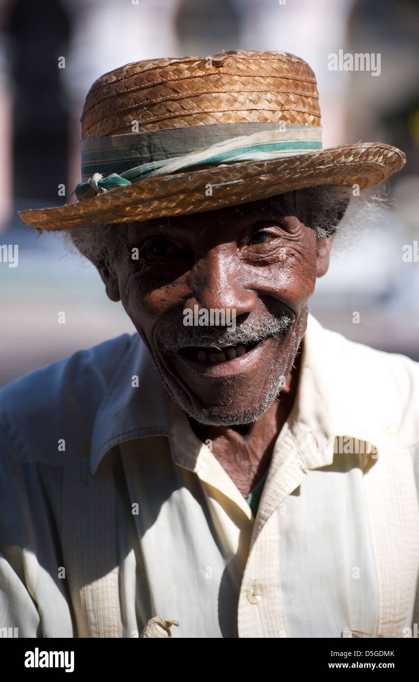 Cuban old man portrait hi-res stock photography and images - Alamy
