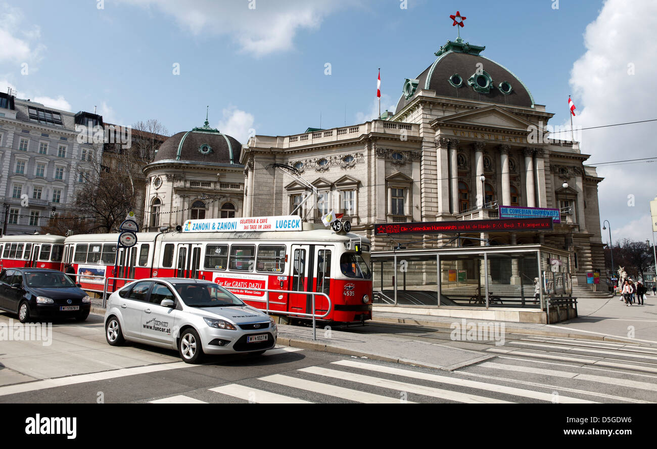 Traffic in Vienna city centre Stock Photo - Alamy