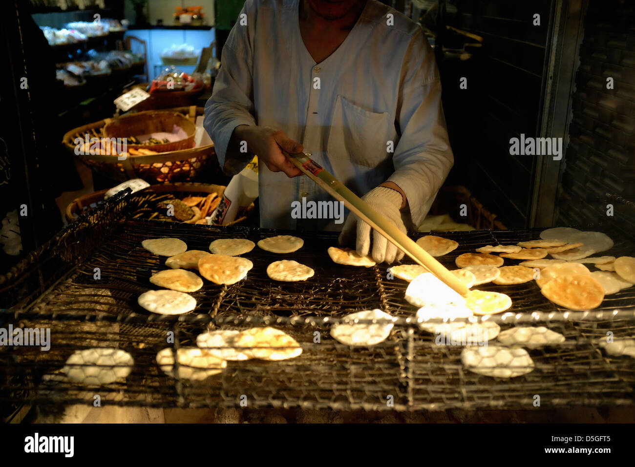 Traditional rice crackers hi-res stock photography and images - Alamy